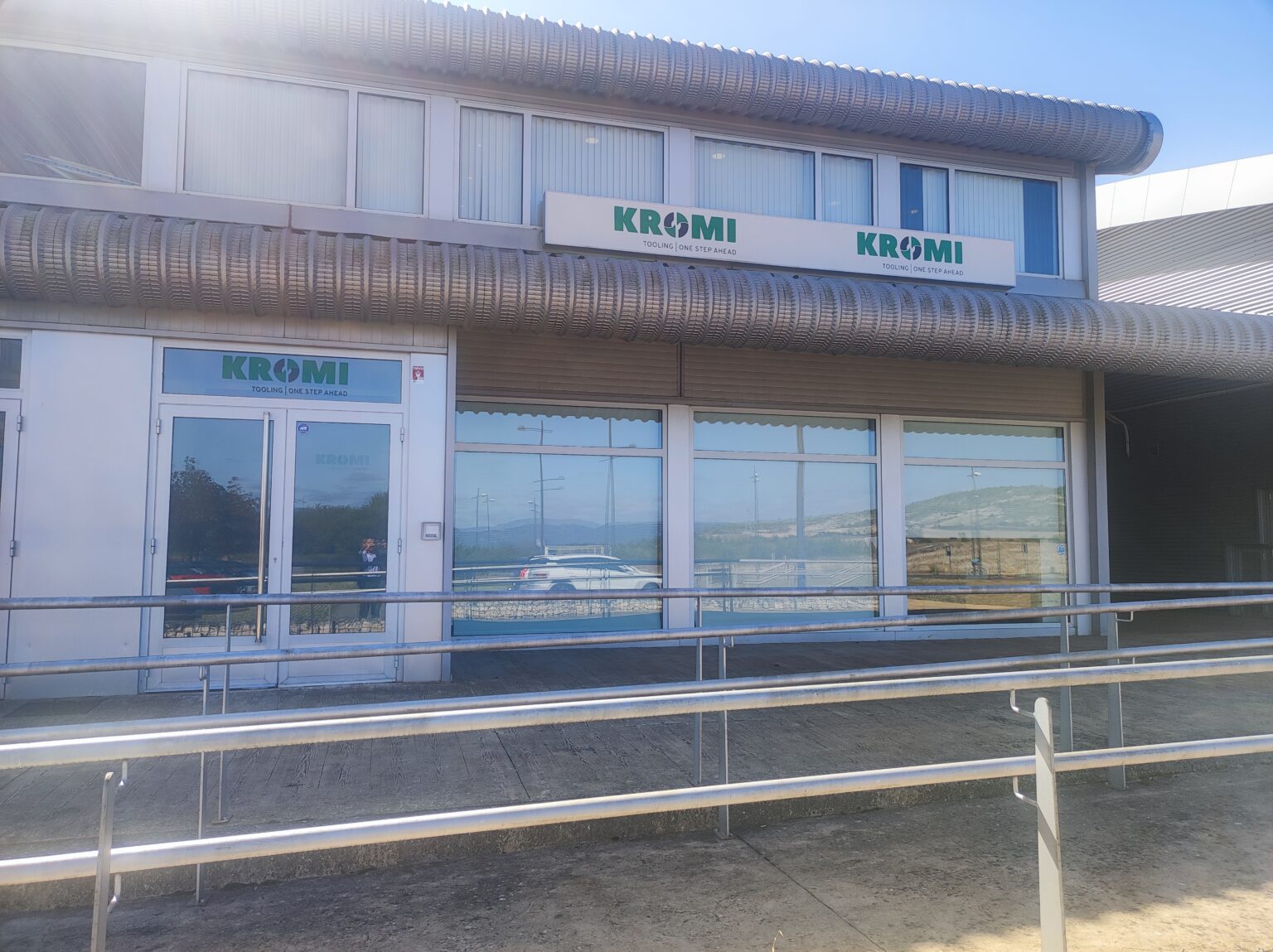 Kromi inaugura sus nuevas oficinas - KROMI - España